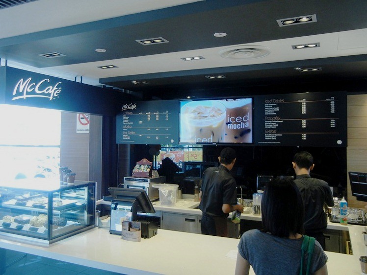 oPeNs 24 hOuRs a DaY...: The First McCafe @ McDonalds, Ipoh Garden East.