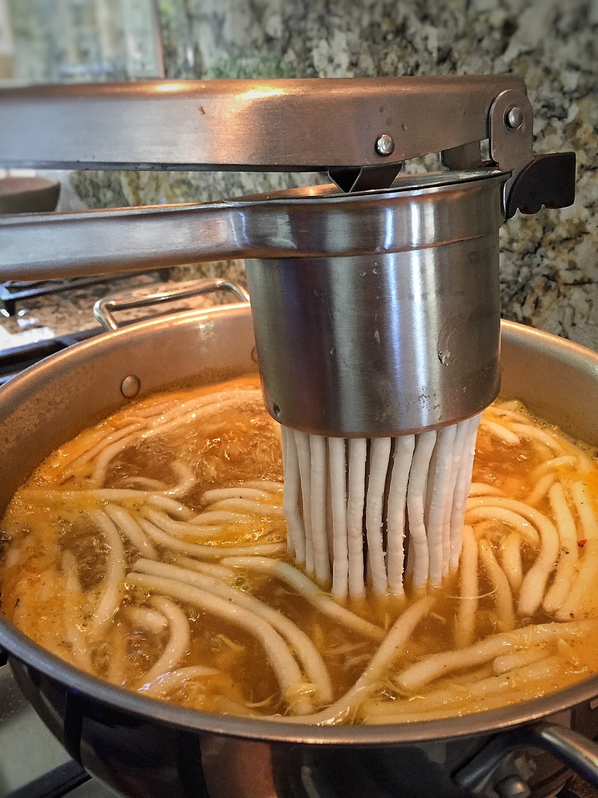 The Spices Of Life . . .: Bánh Canh Bột Lọc (Banh Canh Tapioca Noodles)