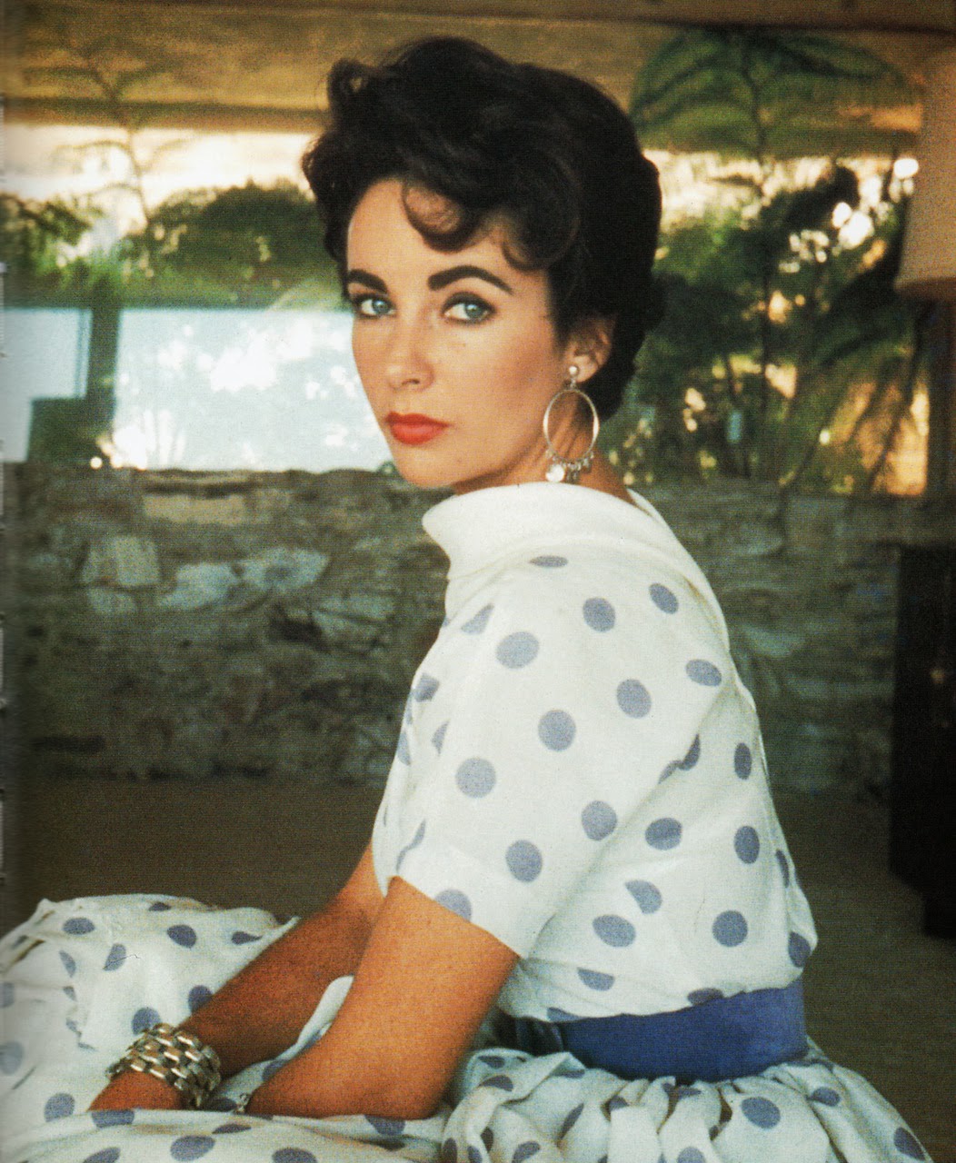 Elizabeth Taylor: Elizabeth Taylor photographed by Sanford Roth