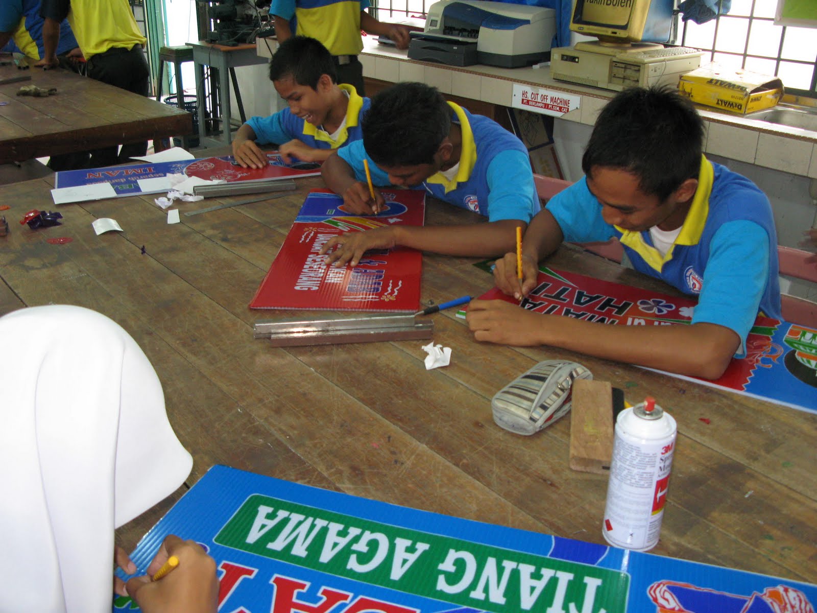 Seni Reka Tanda SMKSI: Papan Tanda Berlampu