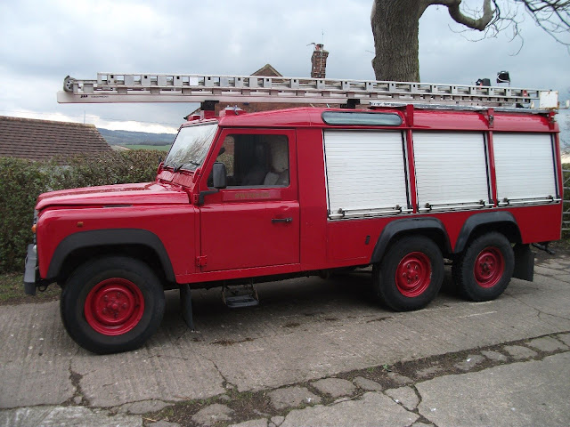 Landrover Defender: Land Rover Defender 6X6 Fire Engine Fire Tender ...