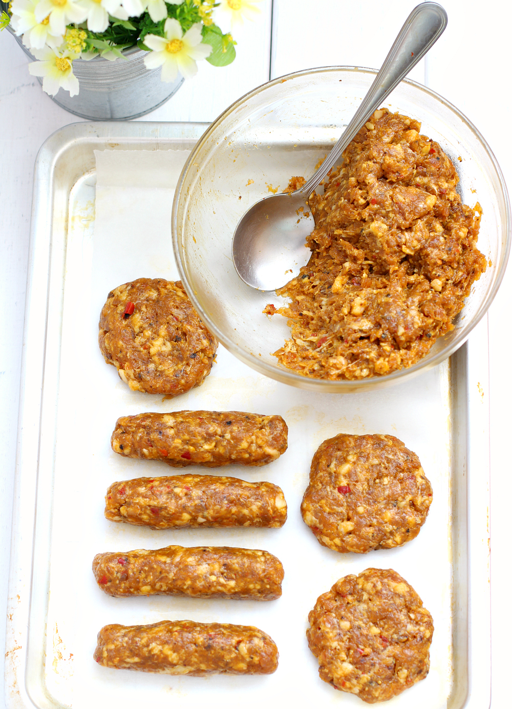 Skinless longganisa ( Filipino sausage ) and pan de sal ( Filipino ...