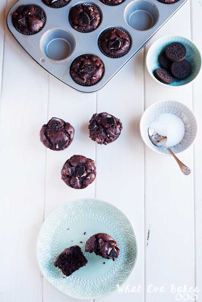 Muffins de chocolate y oreo | What Eva Bakes