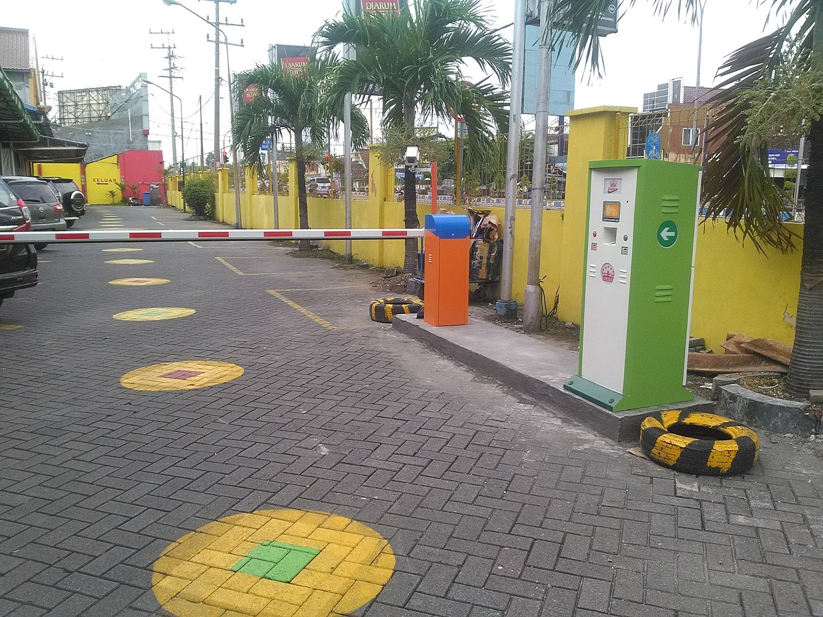Sistem parkir manless tiket dispenser Ngawi ~ Palang Parkir Portal ...