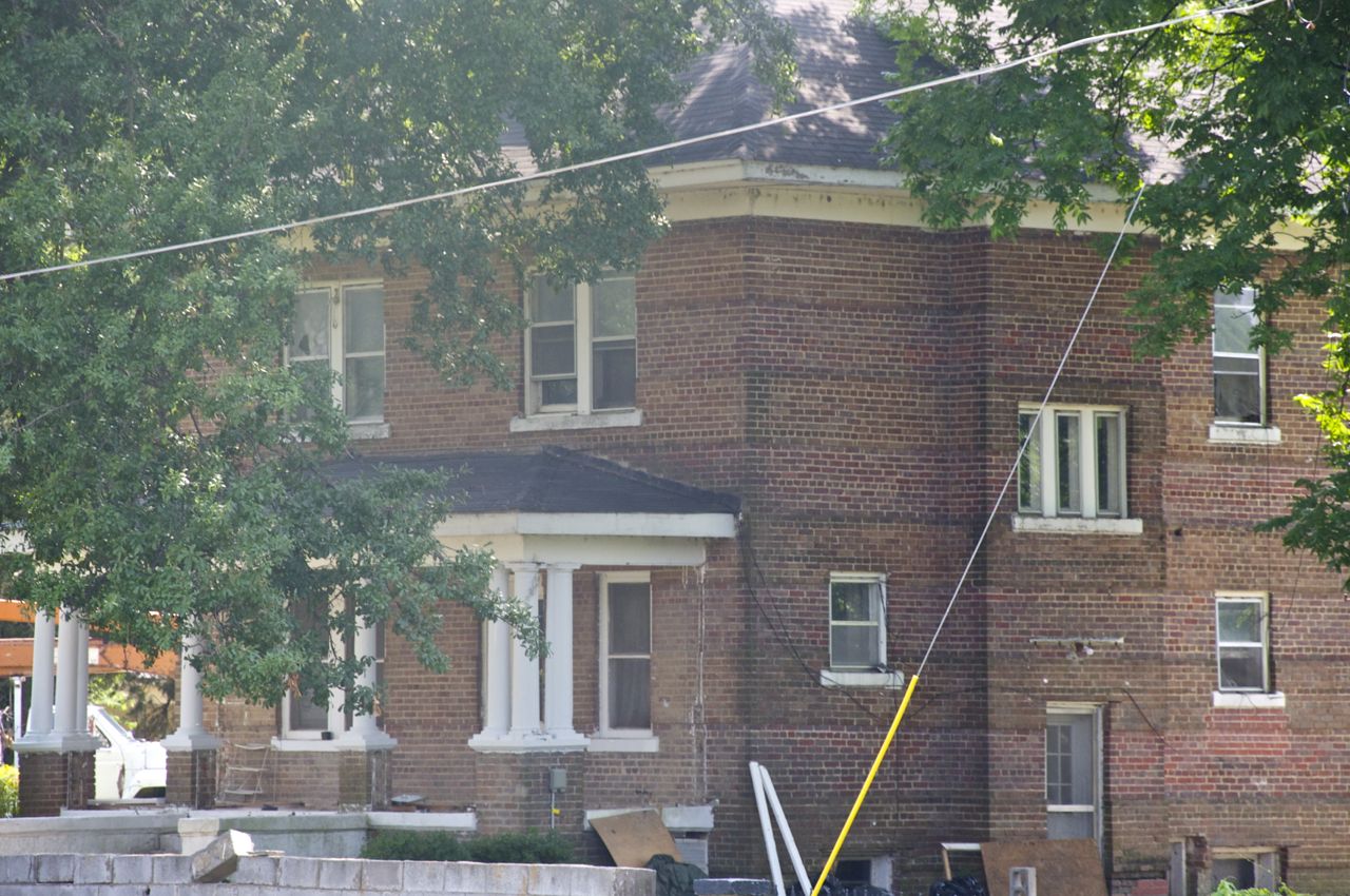 Suzassippi's Lottabusha County Chronicles: Mound Bayou Booze House