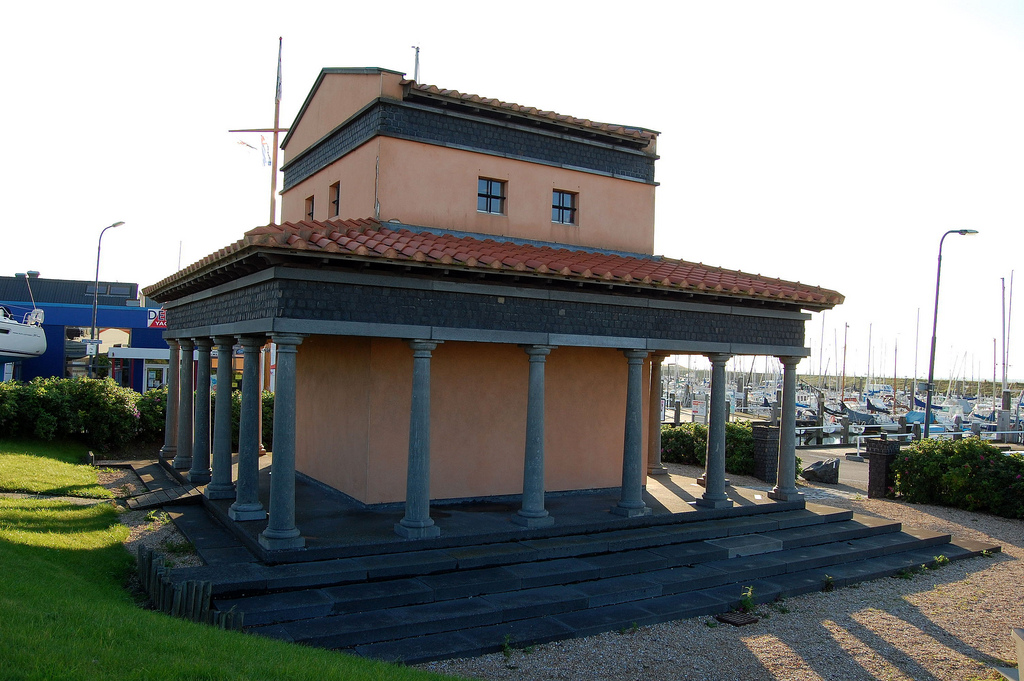 GLADIUS: TEMPLO PAGÃO RESTAURADO FOI USADO NA HOLANDA PARA CELEBRAÇÃO PAGÃ