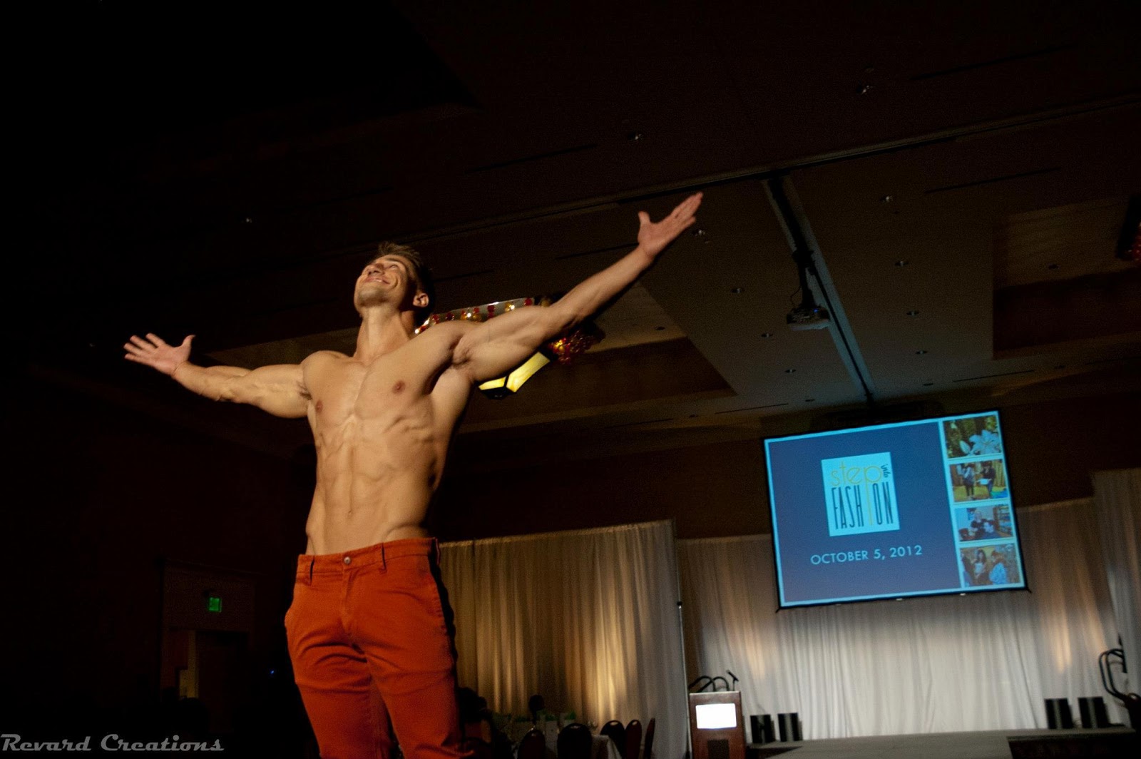 Bodybuilding Junction: Fitness Model Alex Atanasov