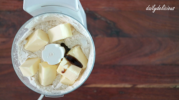 dailydelicious: Sable cookies: butter, butter cookie time!