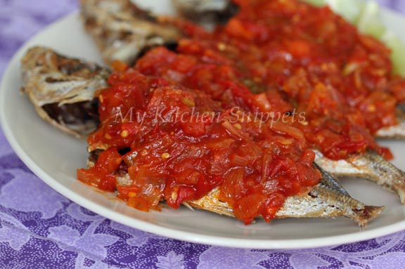 My Kitchen Snippets: Ikan Balado/Fried Fish in Tangy Chili Sauce
