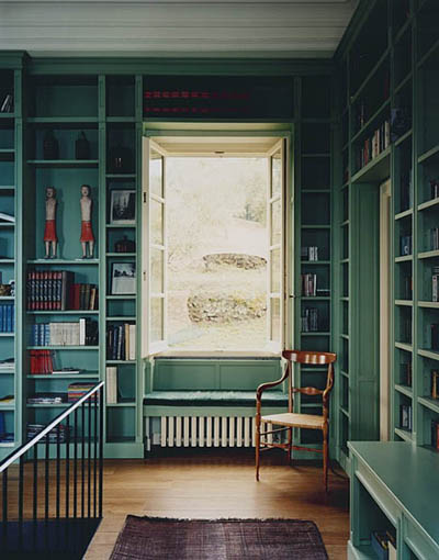 The Deco Blog: Is Dark-Colored Paint Timeless?