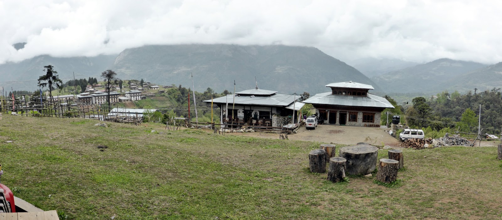 Another Side of this Life: Bhutan 2014: On the Road To Trongsa