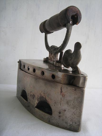 TOKO ANTIEK RETRO: VINTAGE SETRIKA KUNO JADUL AYAM JAGO DARI BESI ...