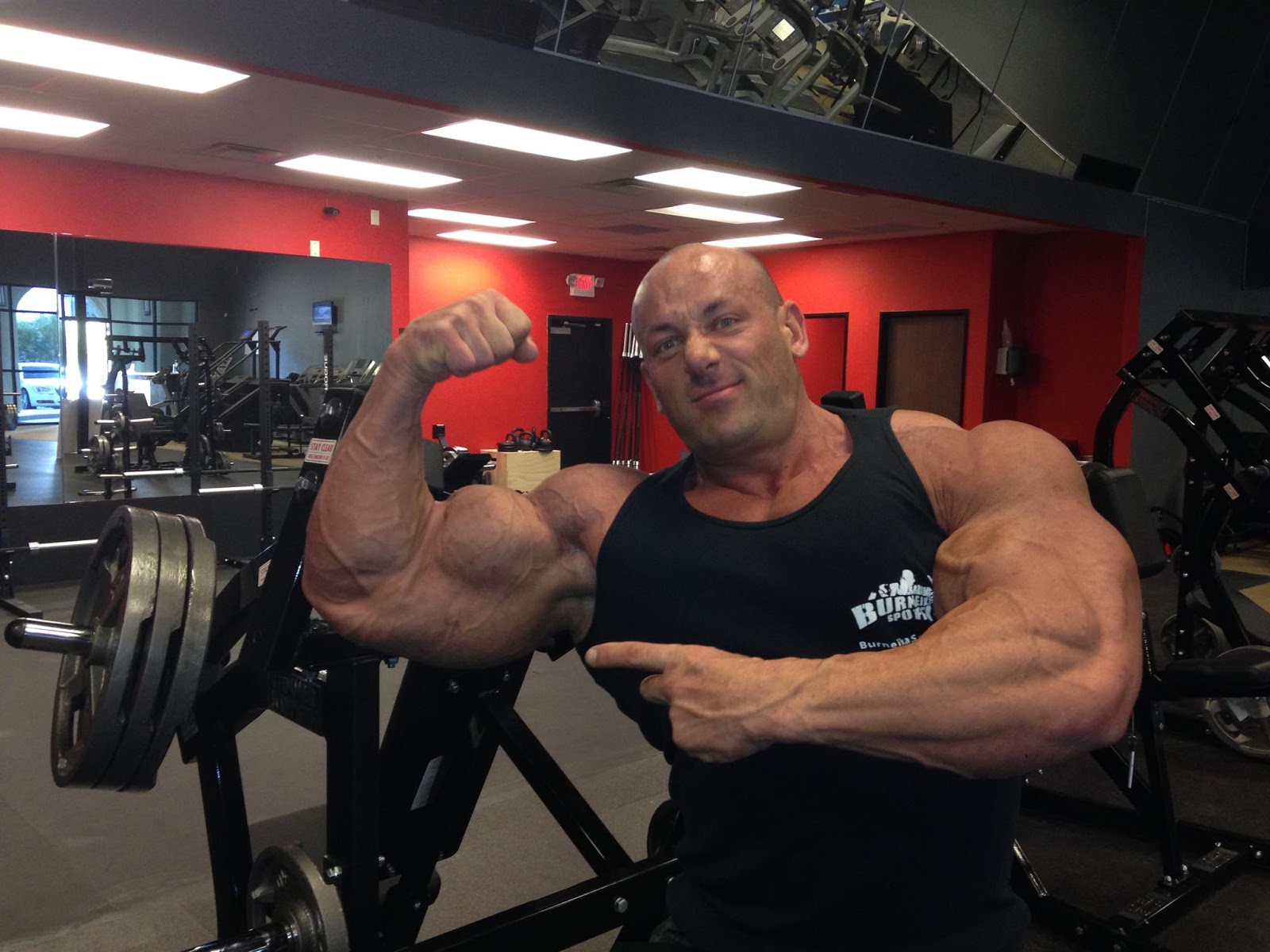 Muscle Lover: Robert Burneika