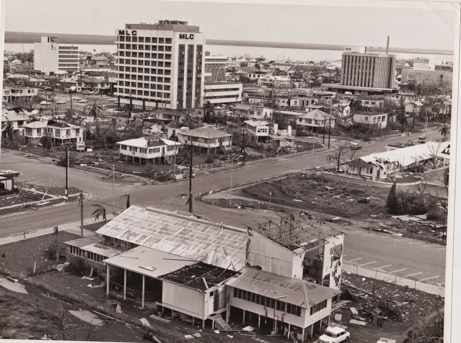 Little Darwin: CYCLONE TRACY NEWS DIGEST WITH DEFENCE OF WHITLAM