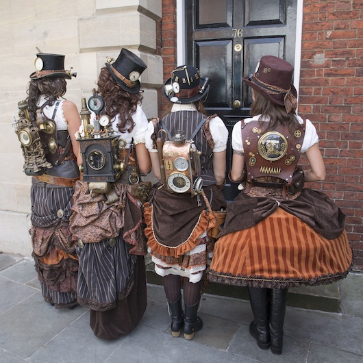 Steampunk Fashion Guide: Steampunk Group Costumes Done Right