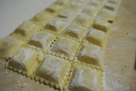 COME FARE I RAVIOLI CON LO STAMPO RAVIOLAMP | Paciuga, Brega in Cucina