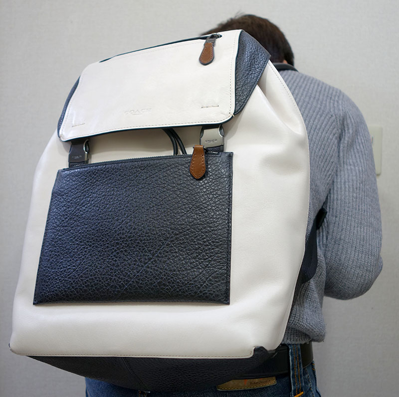 ゆるりブログ: COACH(コーチ)のマンハッタン バックパック ミックスド レザー(57759)の意表を突くカラーリングに心を砕かれる :)