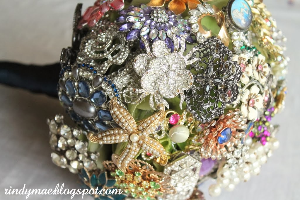 Rindy Mae: DIY Brooch Bouquet