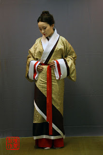 Perfect Costume 天衣無縫: How to wear a Qu Ju (曲裾)？