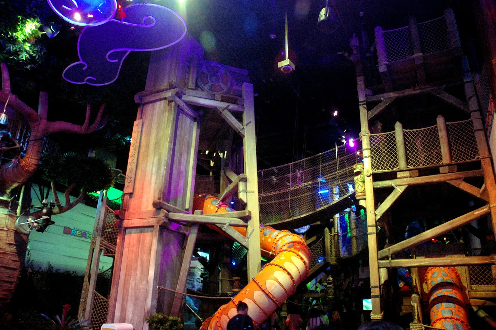 DUDE FOR FOOD: Lunch with Alex, Po and Shrek at DreamPlay