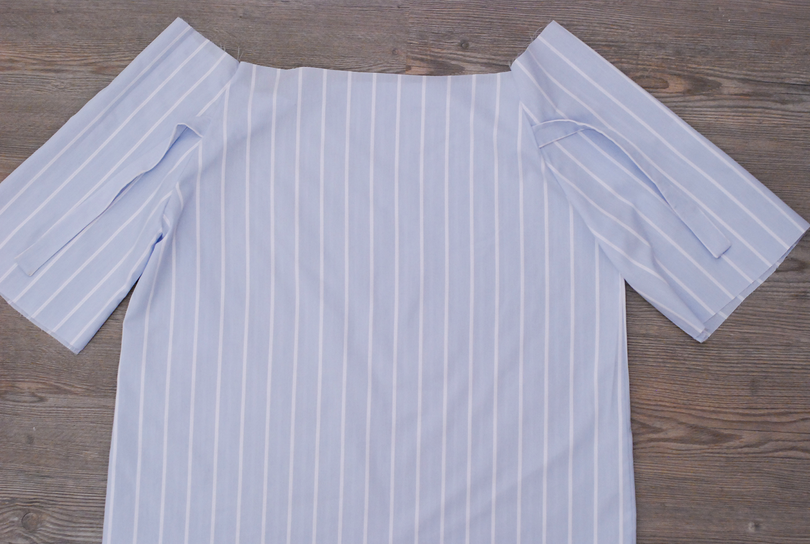 DIY tutorial: off shoulder top - Boulevard de Prague