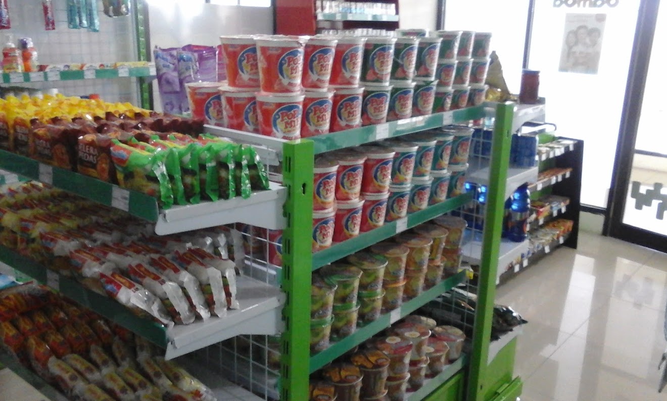 Pemajangan Barang (display)