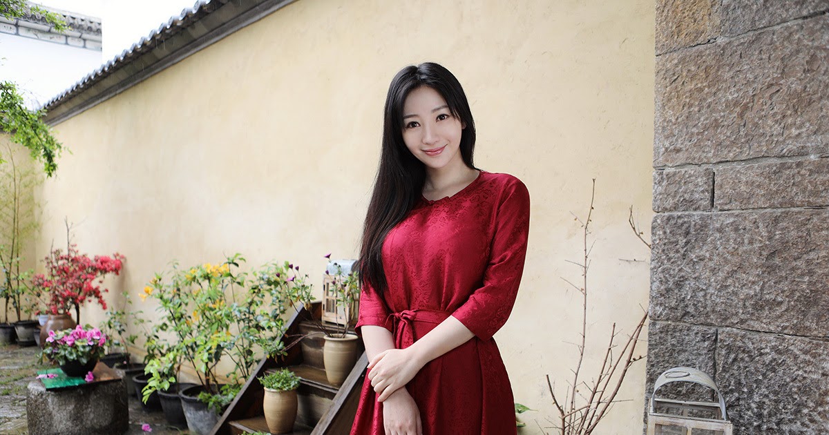 China Entertainment News: Liu Yan poses for fashion magazine