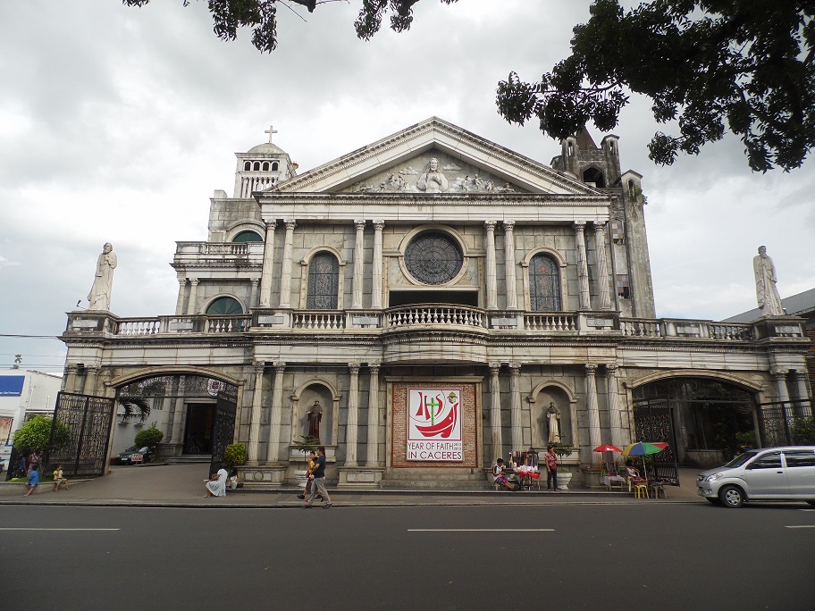 Smart Backpacker: Visita Iglesia - 2013 (Naga City and Pili, CamSur)