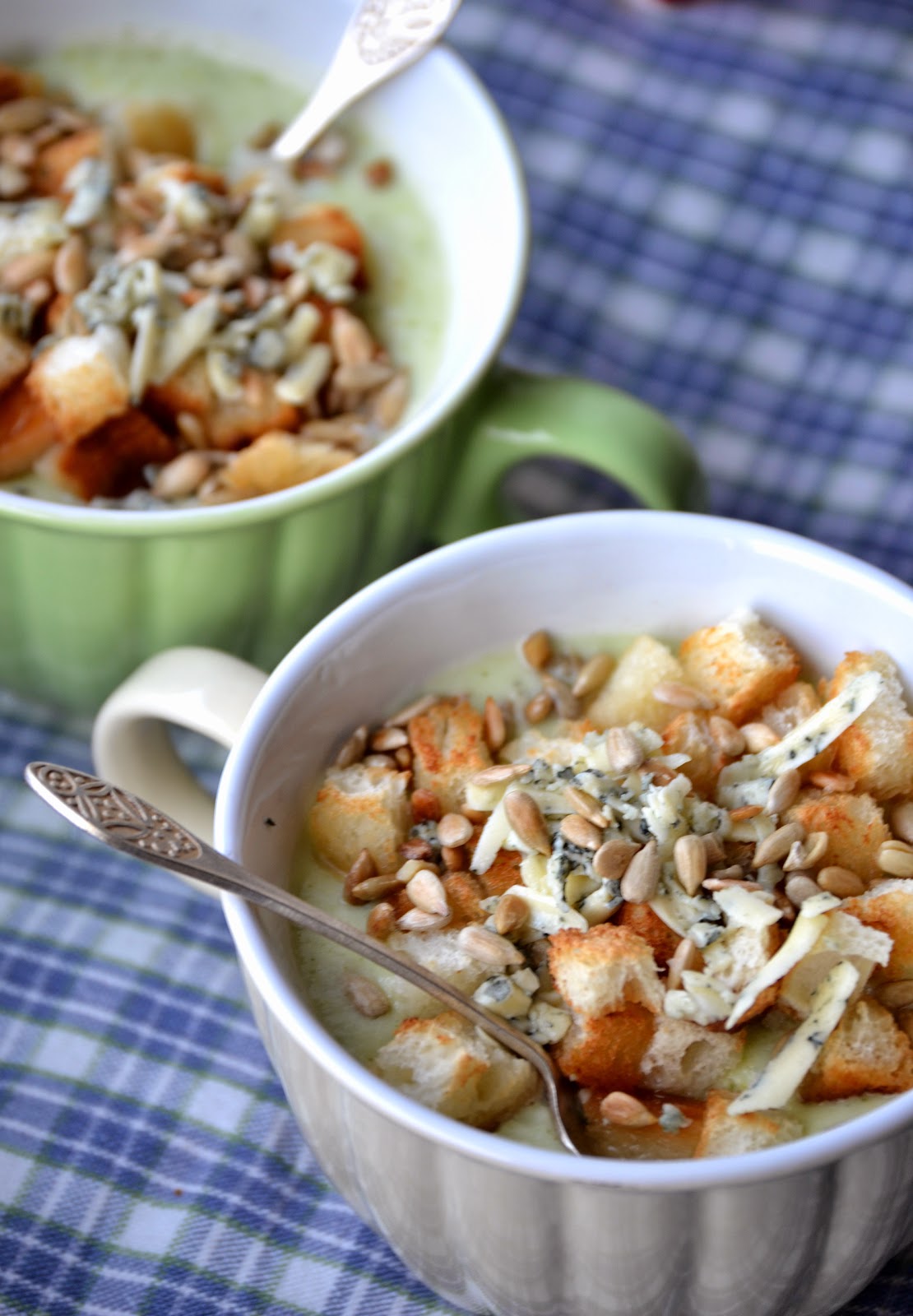 Andraga Kööginurgas: Brokkoli-lillkapsa püreesupp sinihallitusjuustuga