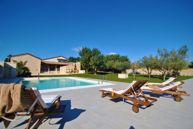 Sicily Scene: PESCHE GIALLONE