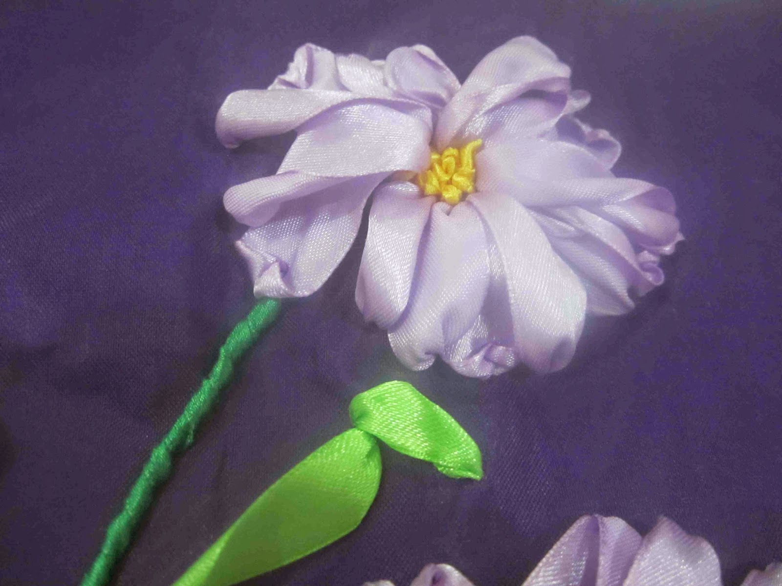 Sang Anggrek Merpati: Pola Sulam