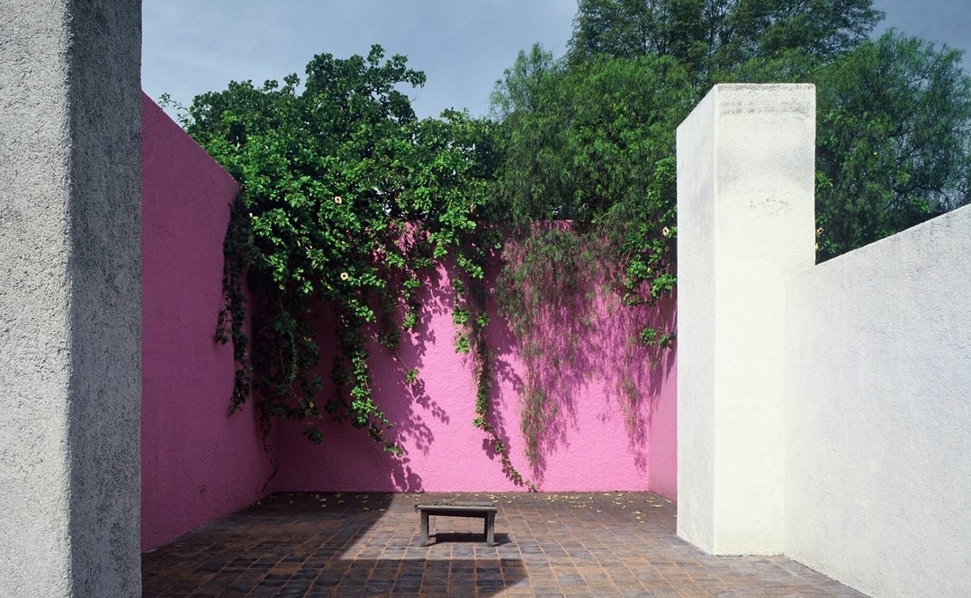 Historia de la Arquitectura Moderna: Luis Barragan Casa estudio en ...