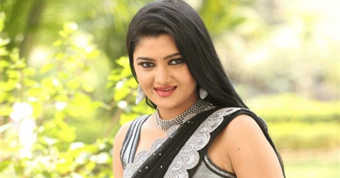 Beautiful Indian Girl Akshitha Navel Hip Show in Black Saree | Indian ...