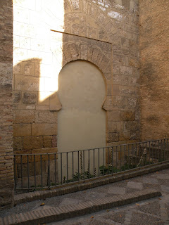 Tardes en Sevilla: Puerta tapiada