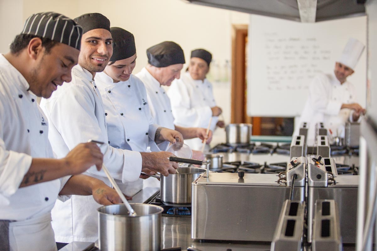 เรียนภาษา ราคาไม่แพง - ศึกษาต่อต่างประเทศ เรียนต่อมัธยม ป.ตรี ป.โท ...