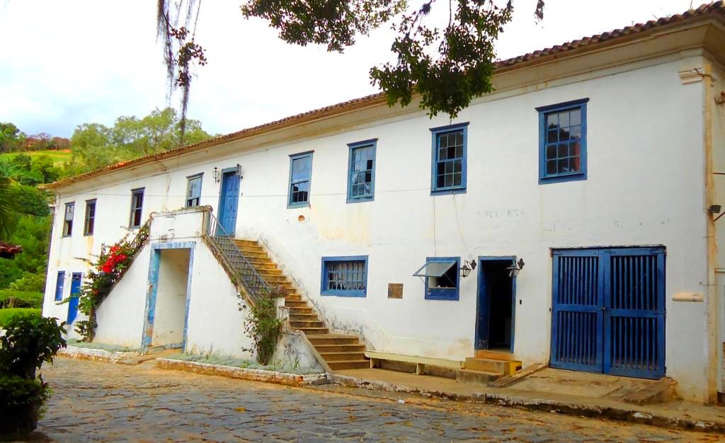 LUGARES ONDE ESTIVE: PATY DO ALFERES - RJ