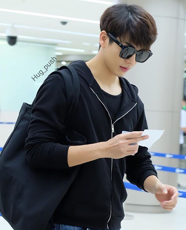 Profil dan Biodata Puttichai Kasetsin (Dj Push) Pemain Ugly Duckling Series