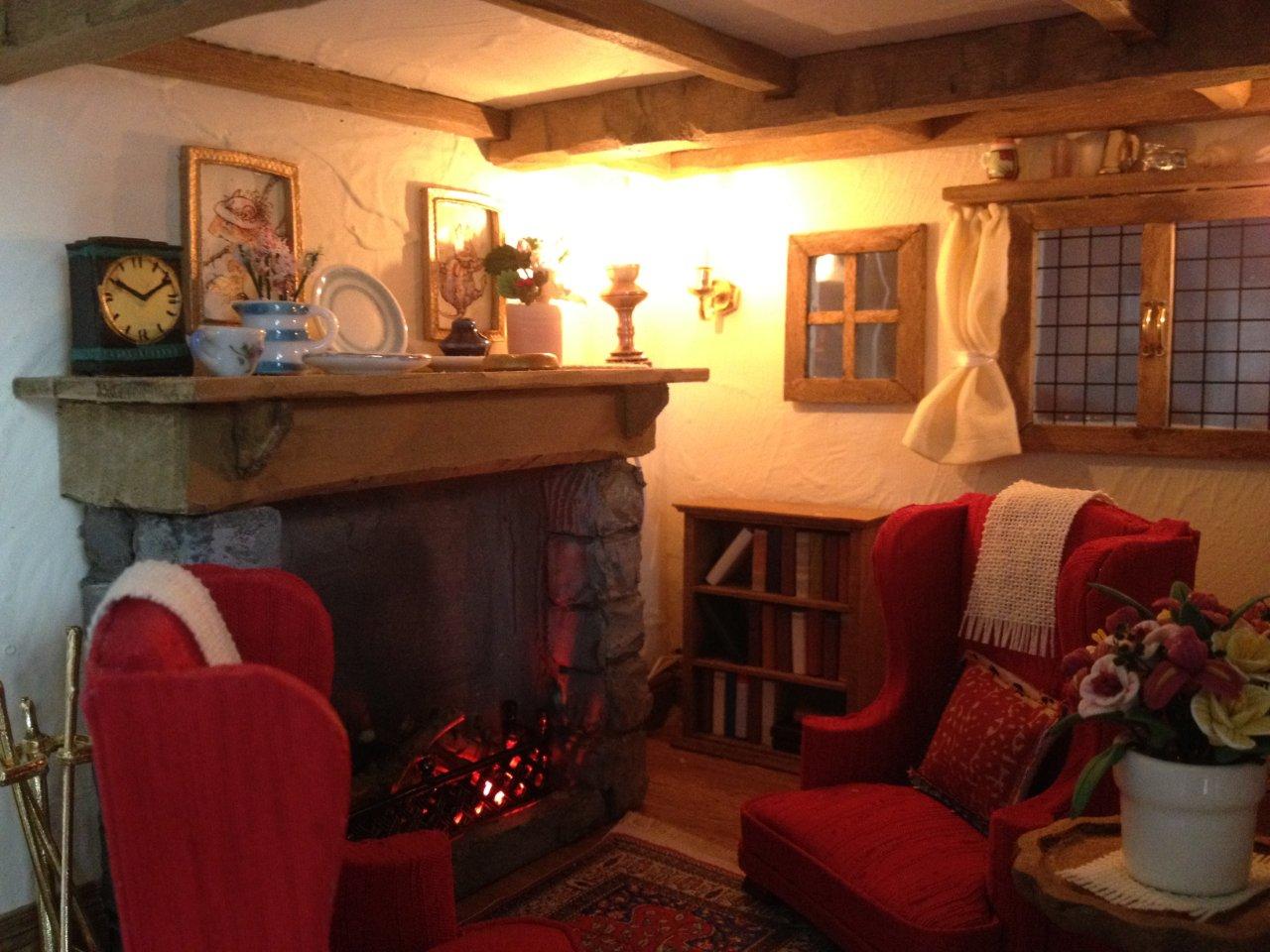 Ophelia's Adornments blog: miniature "mouse house"