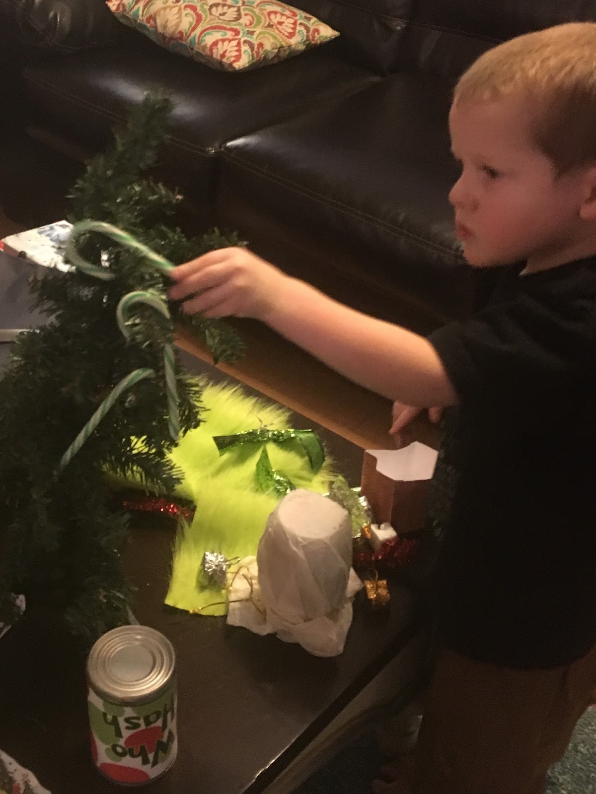 HollysHome Family Life: Grinch Minute to Win it WhoVille Party Games