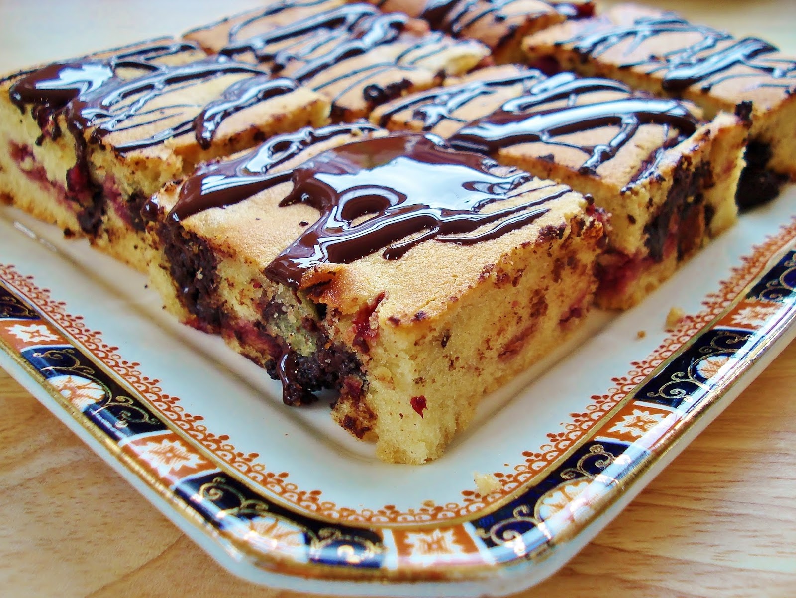 Chocolate Chip & Raspberry Frangipane Cake Bars GF | Gluten Free SCD ...