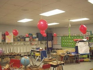 The Wizard of Boz: Balloon Popping Bash - Manic Monday!