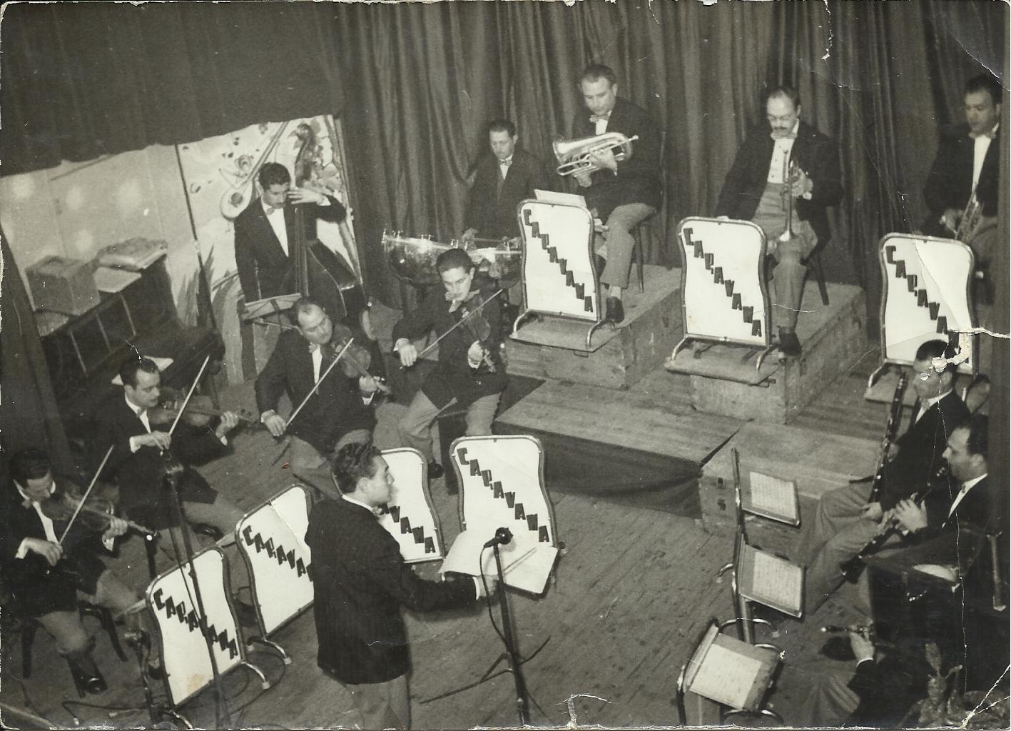 Amics de Florenci Mauné: Cobla-orquestra CARAVANA