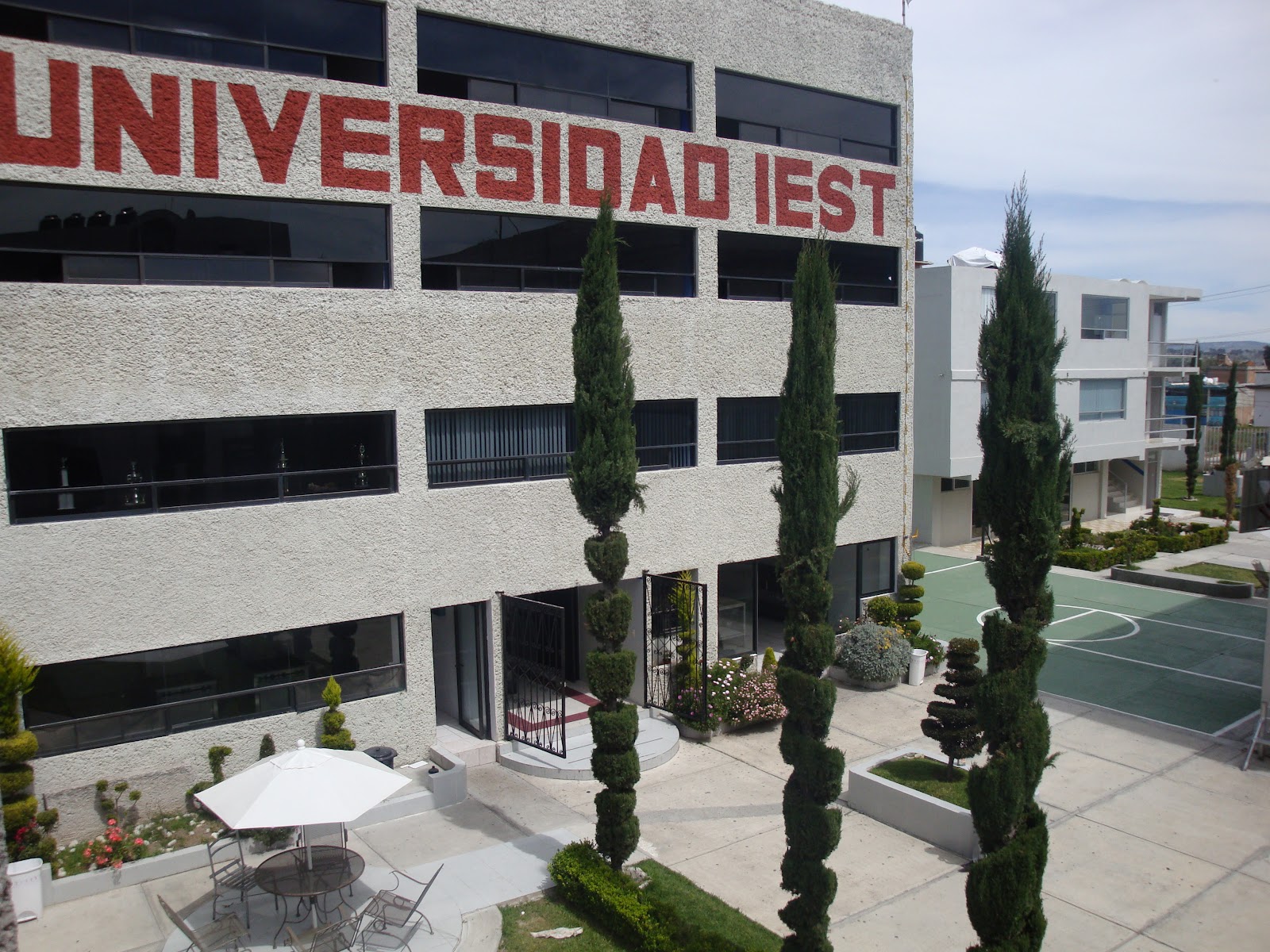 UIEST COMUNICACIÓN: !Una Nueva Realidad¡