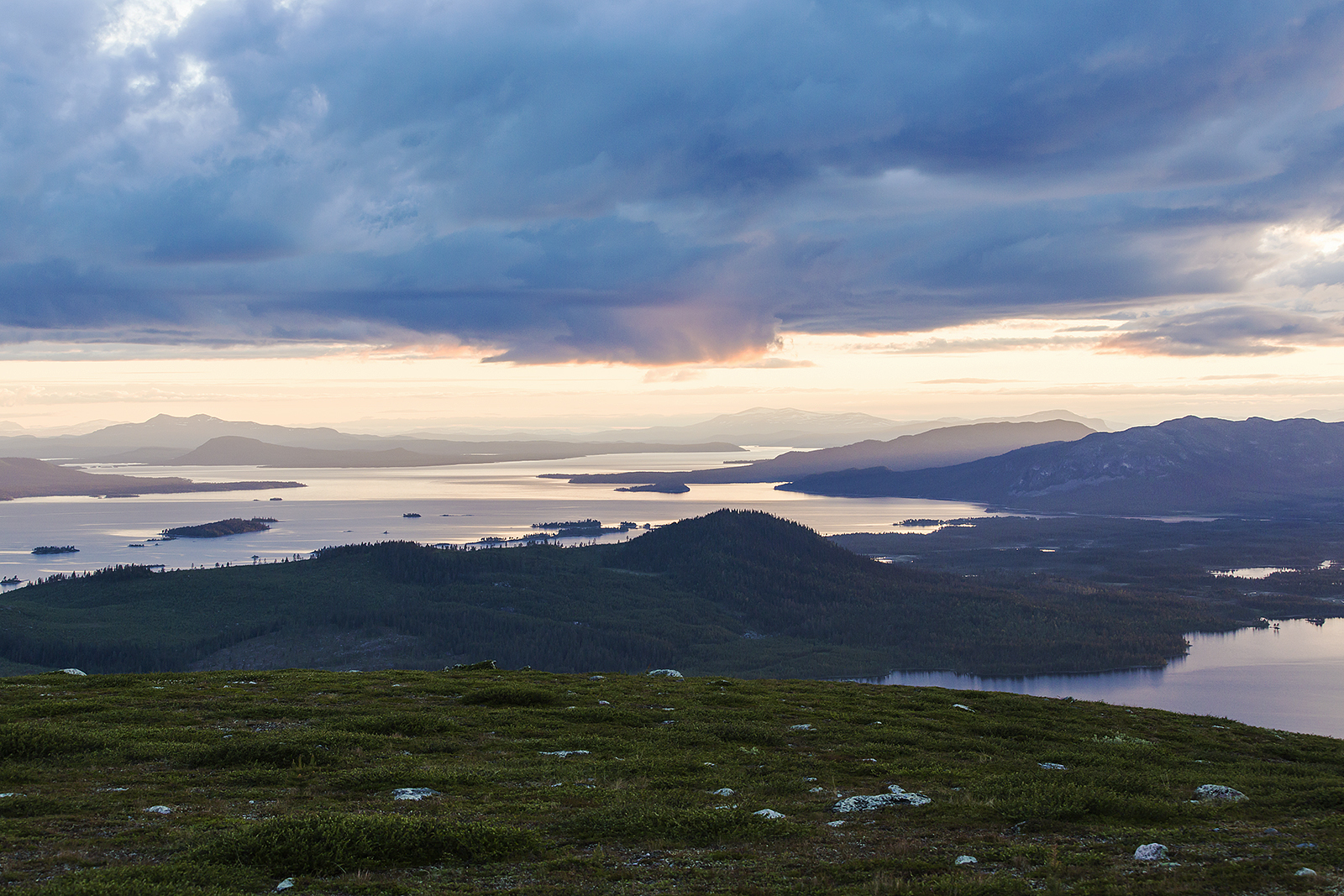 Lappland Nature: Galtispouda och midnattssol