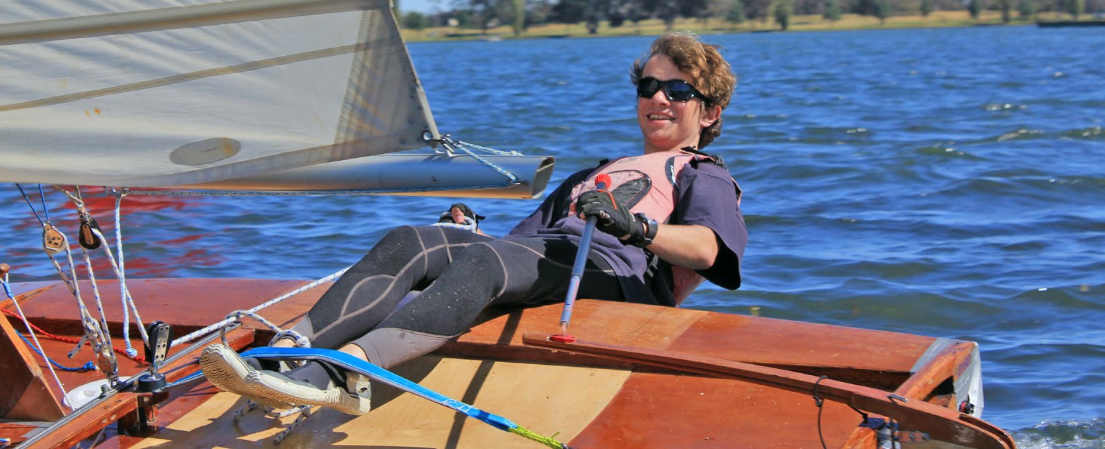 Earwigoagin: Scow Moth Rendezvous: Albert Park Lake