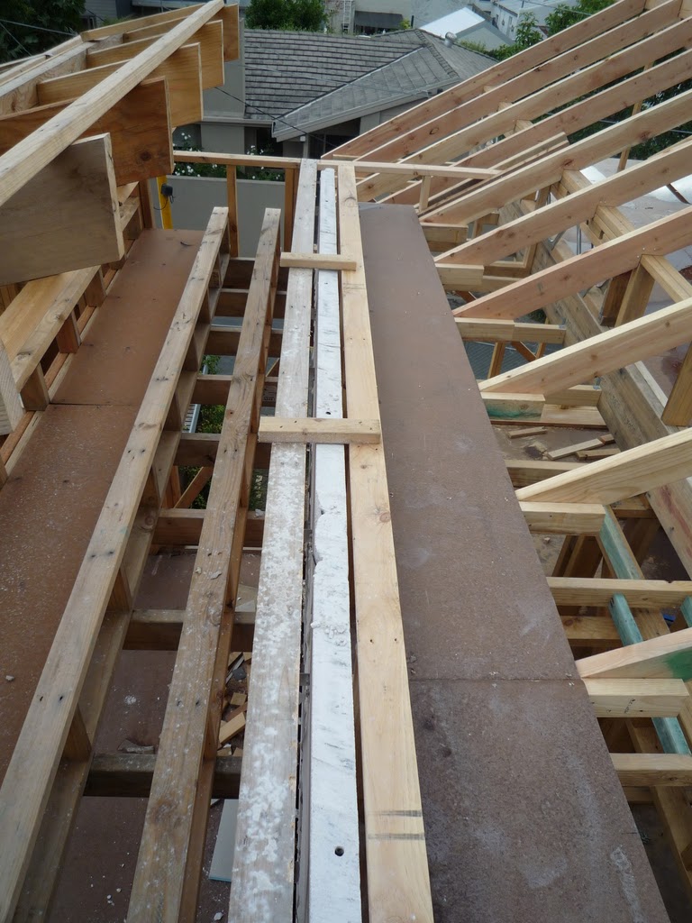 House Construction: 16/02/2011 - Alex's Gutter framing done, Fyrchek ...