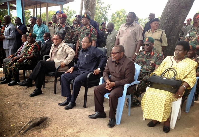 MATUKIO @ MICHUZI BLOG: RAIS KIKWETE ATEMBELEA VIKOSI VYA JWTZ VYA ...
