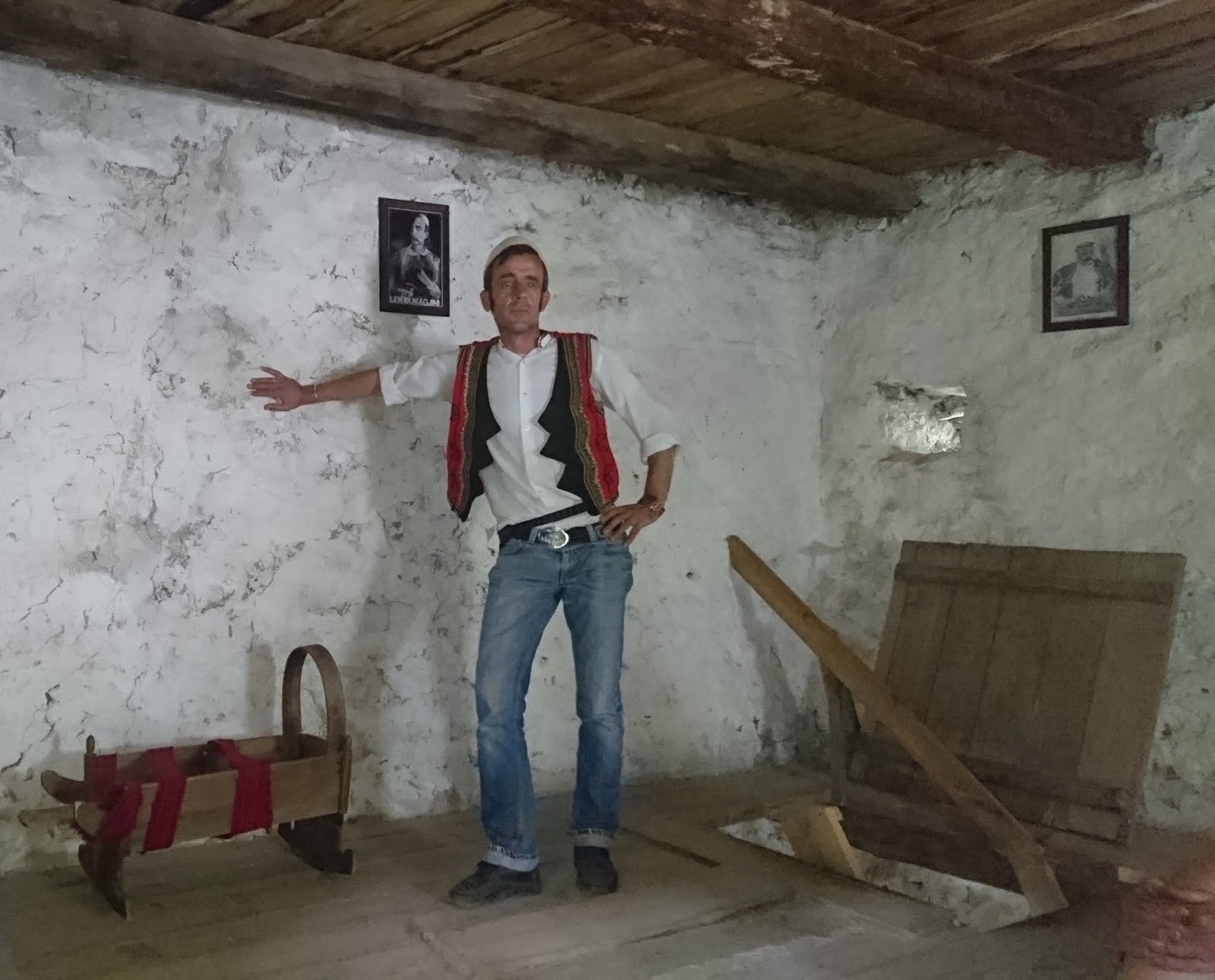 Rosario's Reading Journal: Broken April, by Ismail Kadare