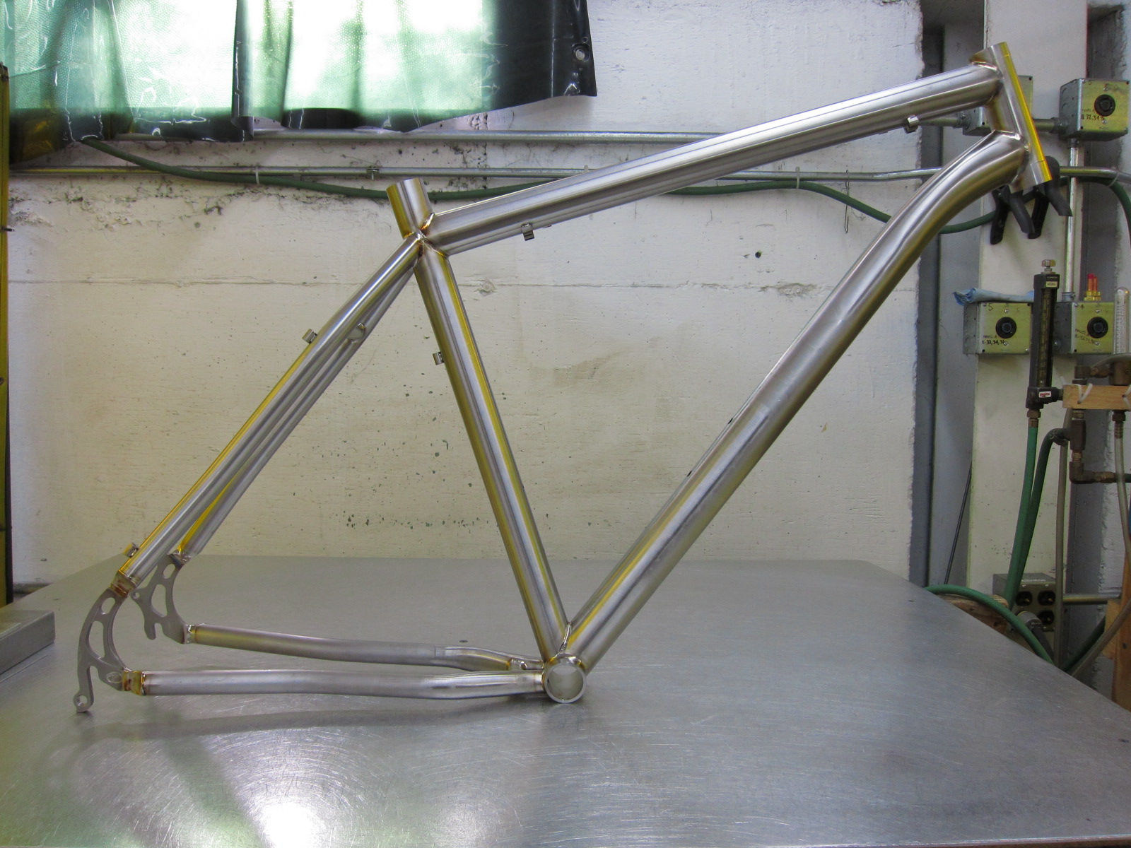 Builder's Life: Comparison steel and titanium frame (tubing) 1 - スティールと ...