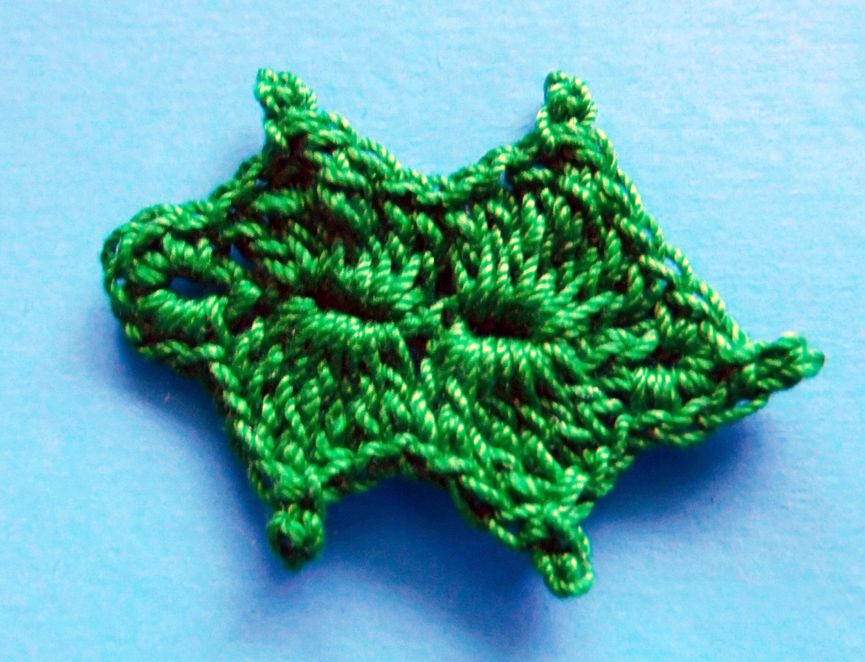 BellaCrochet: Candle Light and Holly Doily and Mini Doily: A Free ...